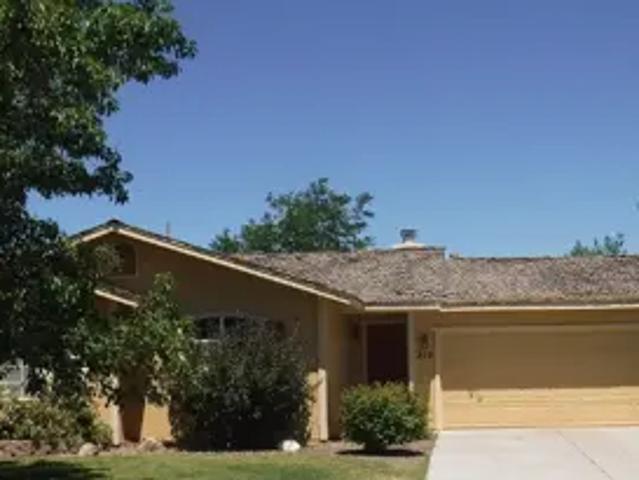215 Woodlake Cir, 2 beds, 1 full bath