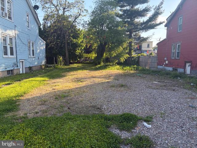215 Woodlawn Avenue