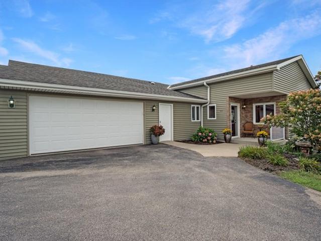 215 Watertower Cir, Iron Ridge, WI 53035