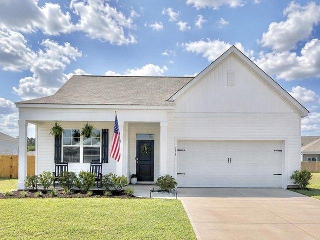 215 Watersglen Dr, Summerville, SC 29486