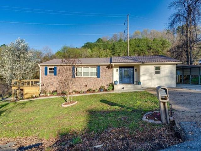 215 Waheela Dr, Chattanooga, TN 37404
