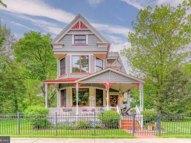 215 Walnut St, Beverly, NJ 08010