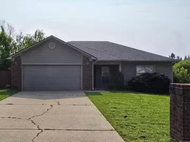 215 WEATHERING CIR, AUSTIN, AR 72007