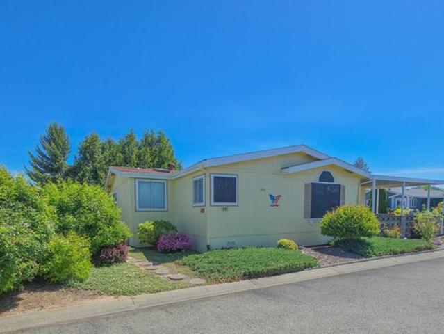 215 Whispering Willow Dr, Grants Pass, OR 97527