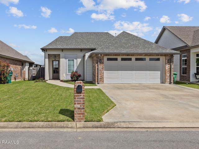 215 Whispering Meadows Rd, Broussard, LA 70518 | MLS #RA2600002