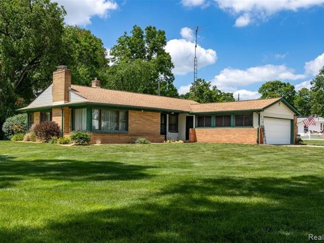 215 White St, Imlay City, MI 48444