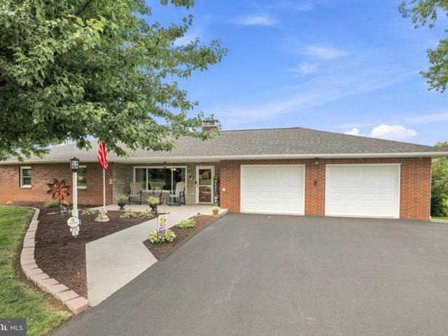 215 Wynwood Dr, Willow Street, PA 17584