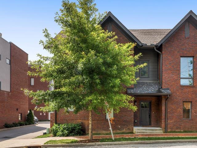 215 Taylor St