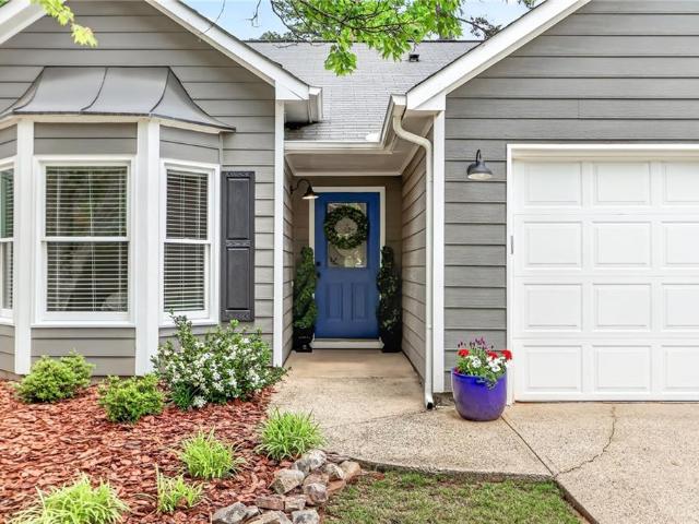 215 Tanners Court