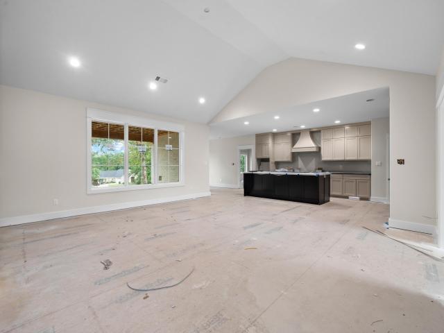 215 Trabecca