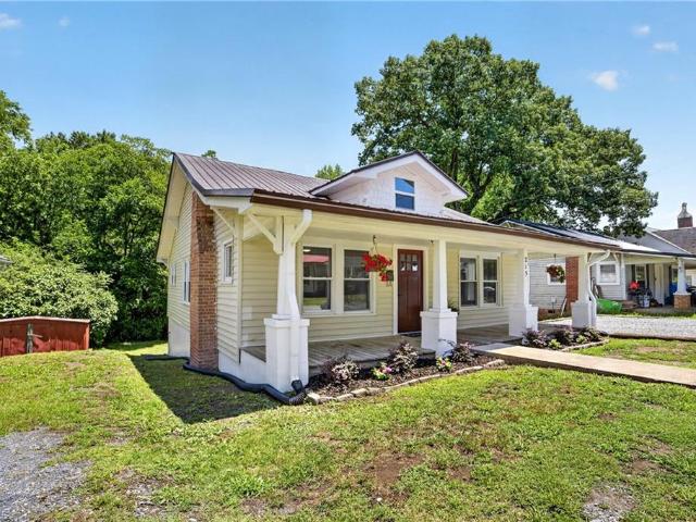 215 Uwharrie Street