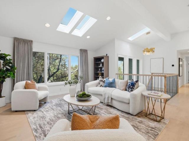 215 Vista De Sierra