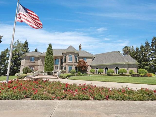 21649 N Des Moines Rd, Acampo, CA 95220