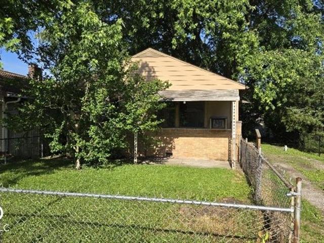2164 N Dequincy St, Indianapolis, IN 46218