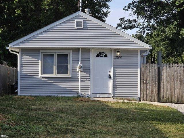 2164 E Whittemore Ave, Burton, MI 48529