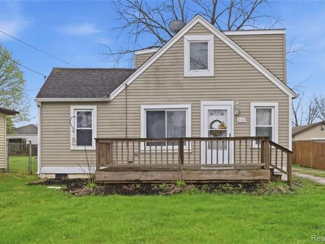 2164 Savoy Ave, Burton, MI 48529