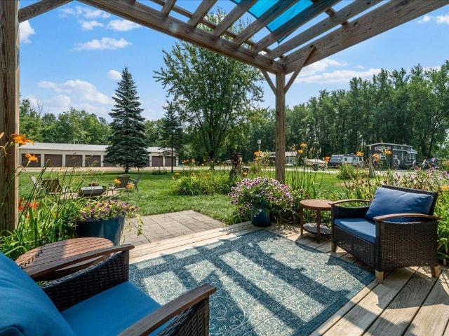 21653 21 Finch Loop
