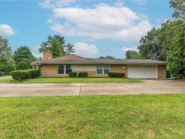 2165 Brookridge Dr, Beavercreek, OH 45431