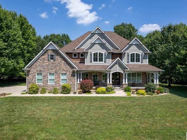 2165 Hawthorn Woods Rd, Terre Haute, IN 47803