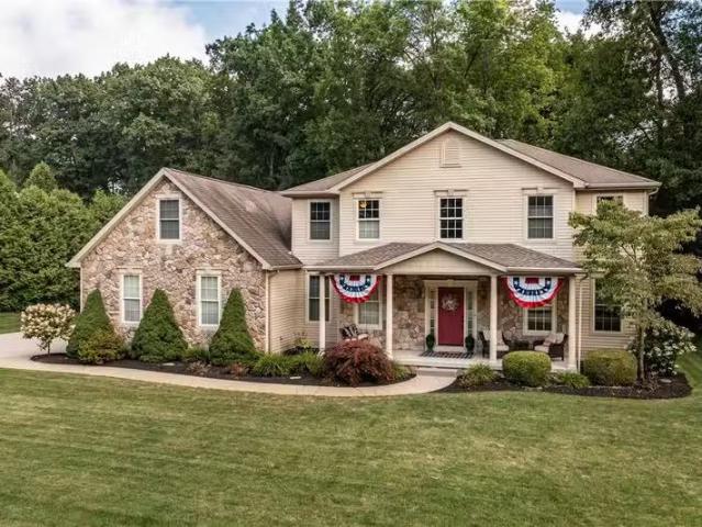 2165 PIERCE BLUFFS DR, HERMITAGE, PA 16148 Single Family Resid.
