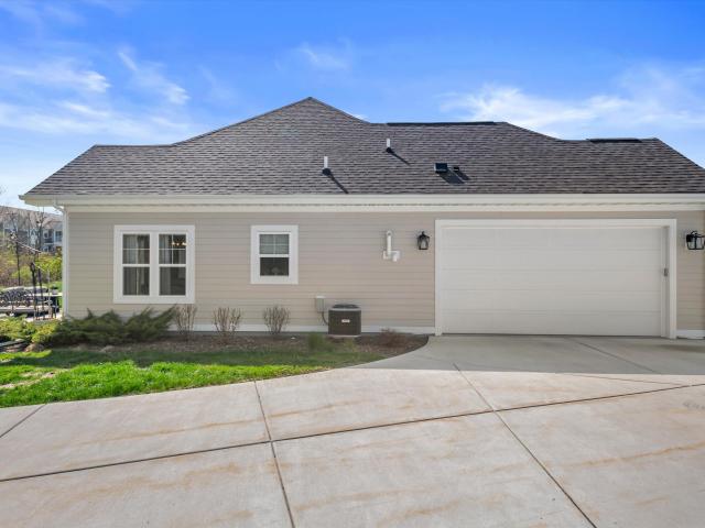 2165 W Colonial Woods Dr