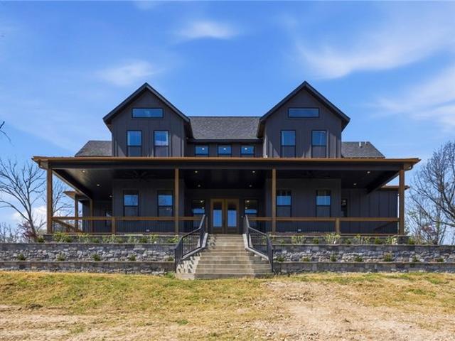 21665 Griggs Rd, Springdale, AR 72762