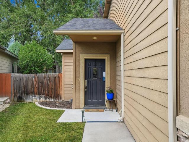 2166 S Myers Pl