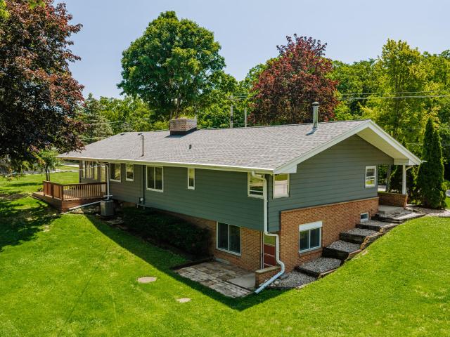 21670 W Glengarry Rd
