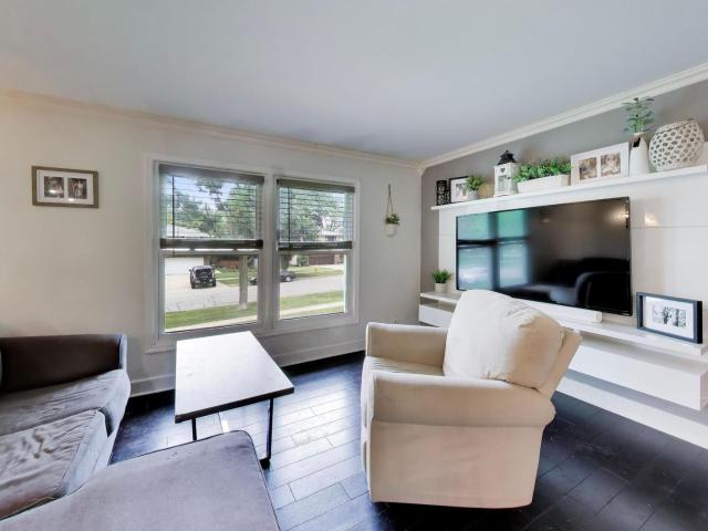 2167 Midhurst Road