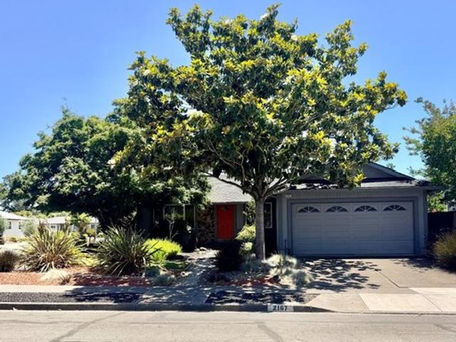 2167 Alejandro Dr, Santa Rosa, CA 95405