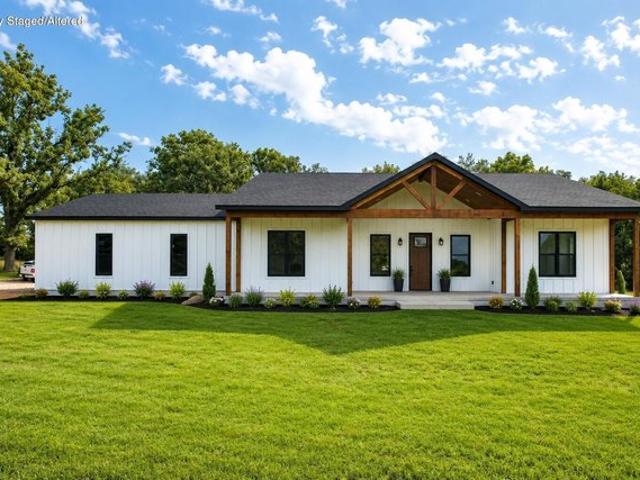 21696 Lawrence 1230, Aurora, MO 65605