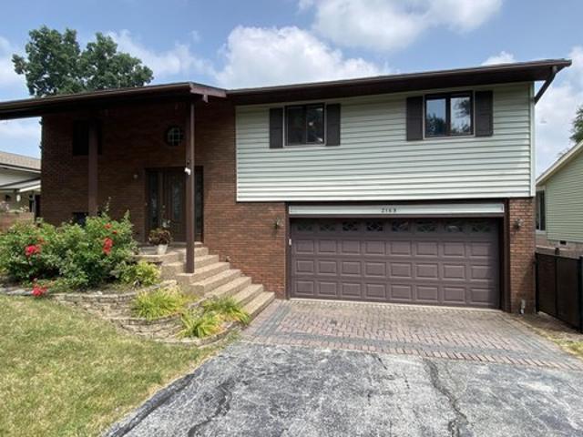 2169 Greenvalley Dr, Crown Point, IN 46307