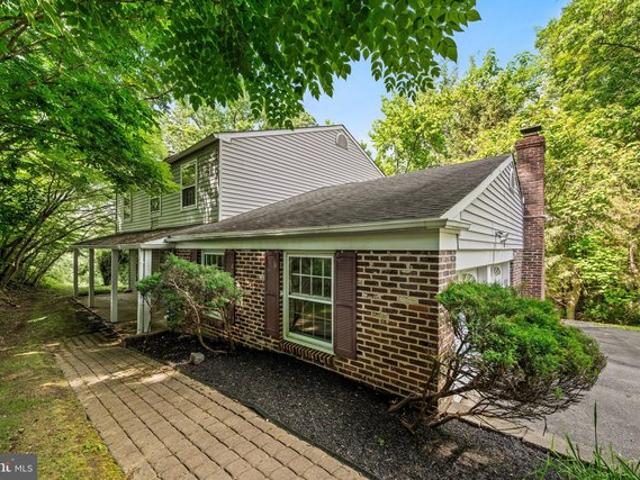 2169 Harts Ln, Conshohocken, PA 19428