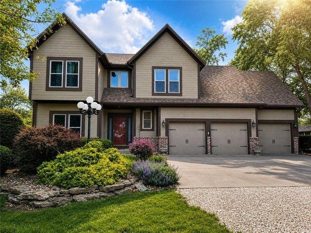 21600 S Lackman Rd, Spring Hill, KS 66083