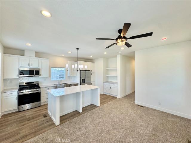 21601 Canyon 21