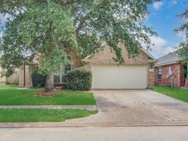 21606 Kings Bend Dr, Kingwood, TX 77339
