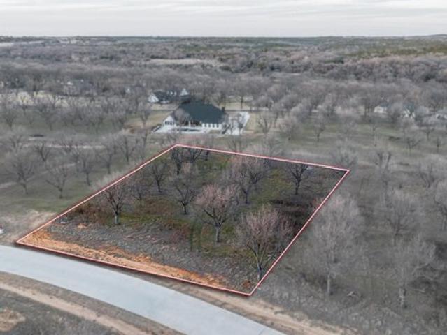 2160 E Landings N, Granbury, TX 76049