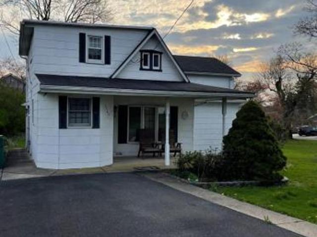 2160 Green Ave, Bensalem, PA 19020
