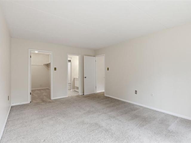 2160 Greentree Rd, Unit 405W, Pittsburgh, PA 15220 | MLS #1763