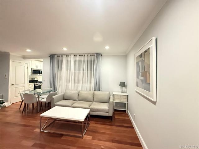 2160 th Avenue 1B