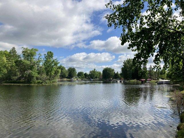 2160 Willow Bay Ln, Gladwin, MI 48624