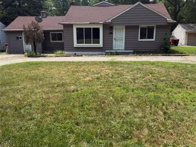 21613 Wallace Dr, Southfield, MI 48075
