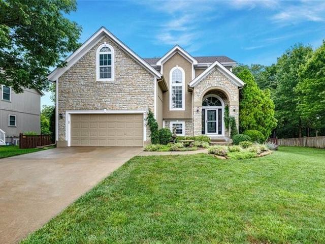 21612 W 61st St, Shawnee, KS 66218
