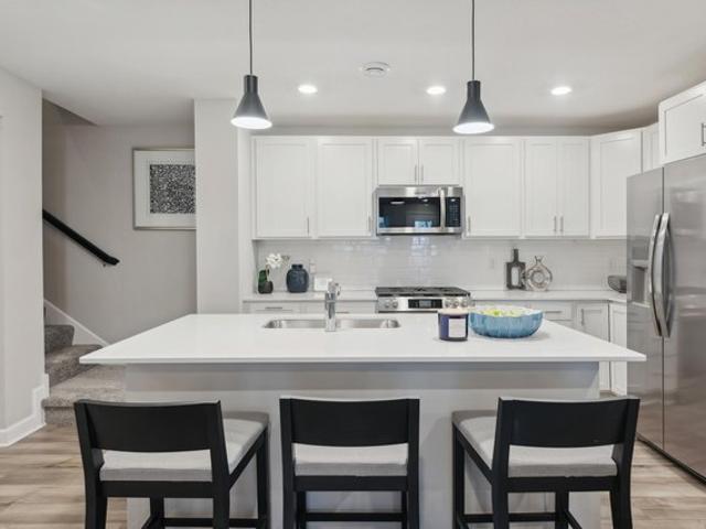 21617 Azalea Ln, Farmington, MN 55024