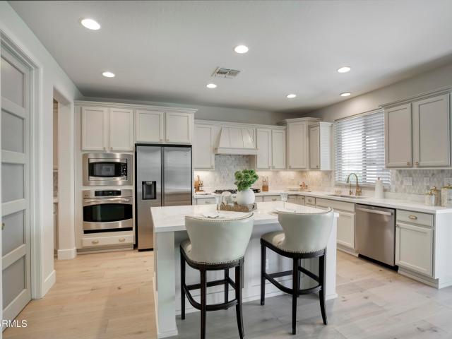 21614 N 39TH Place
