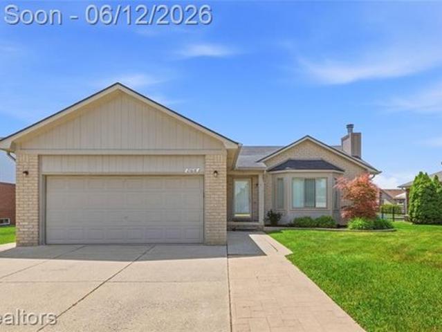 21618 Sue Ellen Dr, Macomb Township, MI 48044