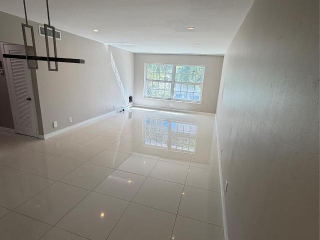2161 NE 68th St, Unit 323, Fort Lauderdale, FL 33308 | MLS #F10556