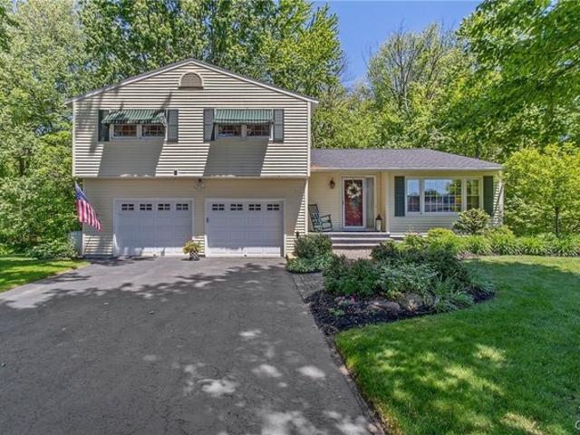 2161 Connell Ter, Baldwinsville, NY 13027