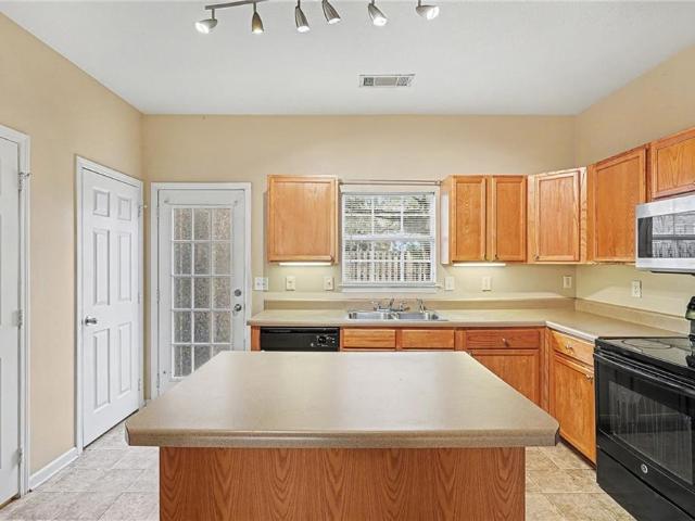 2161 Del Lago Circle NW