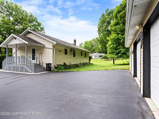 2161 Green Mountain Dr, East Stroudsburg, PA 18301
